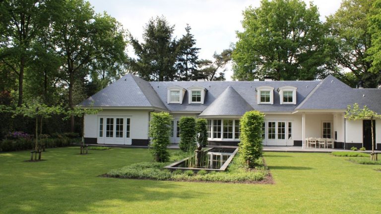 Witte met leien gedekte villa - Arceau Ontwerpers